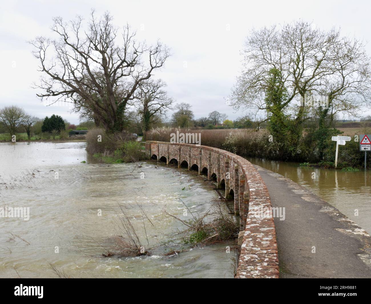 Maud Heath's causeway crosses a flooded River Avon at Kellaways arches ...