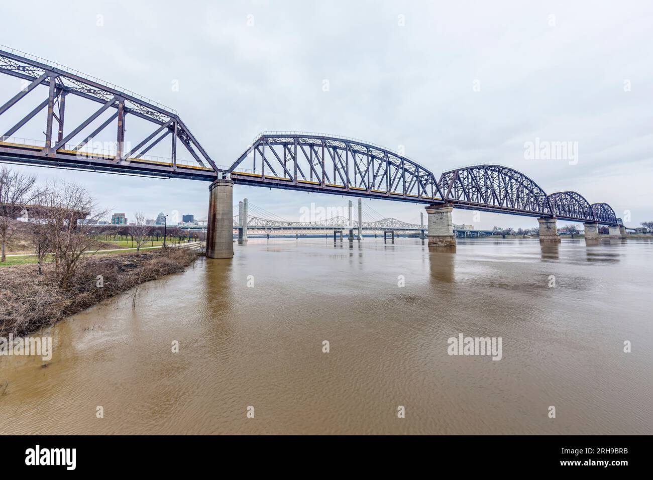 Big four bridge hi-res stock photography and images - Alamy