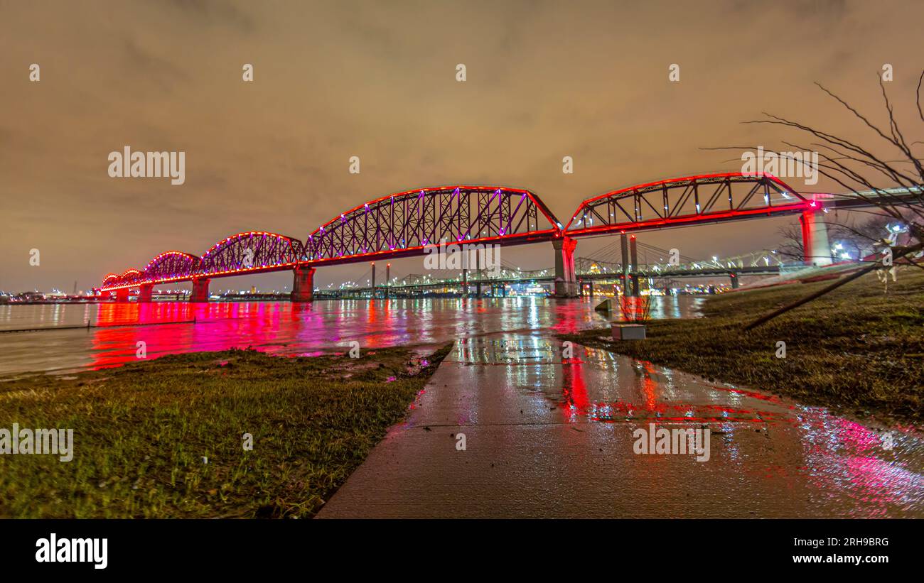 View on Big Four Bridge and Ohio river in Louisville at night with ...