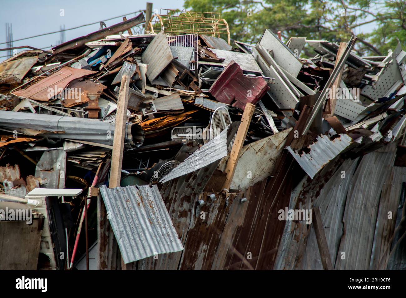 Electronic waste dump in ghana hi-res stock photography and images - Alamy