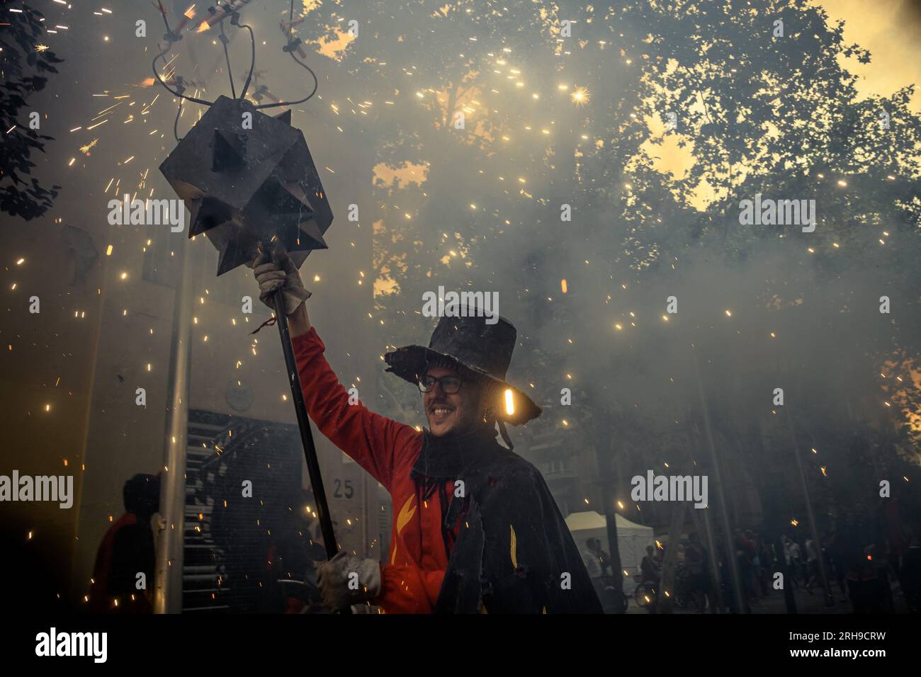 Barcelona, Spain. 15th Aug, 2023. Fire runners of the 'Diables Vell de ...