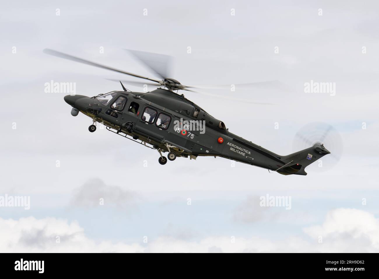 Italian Air Force Leonardo HH-139B Search and Rescue Helicopter 1575 ...