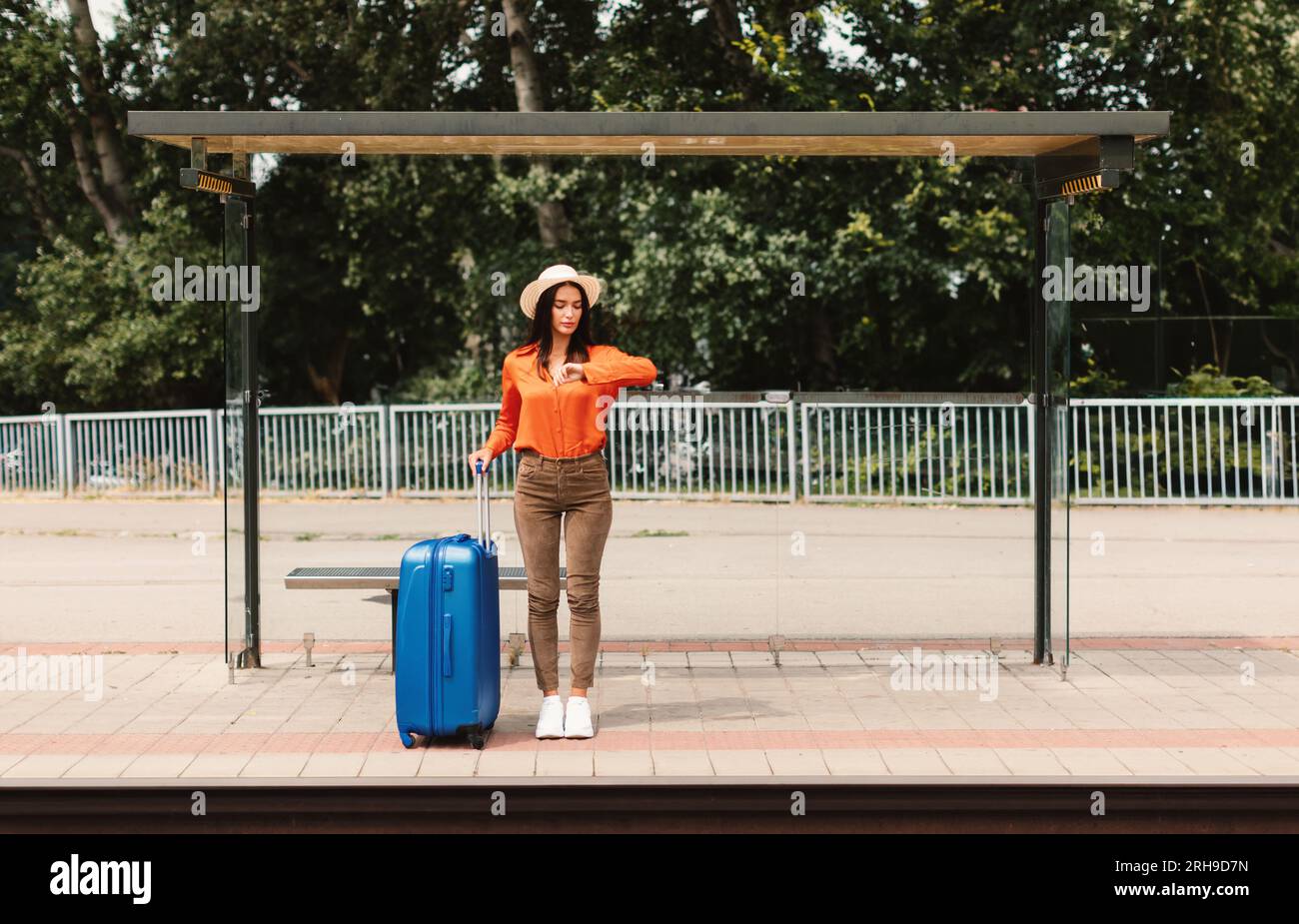 Woman railway station worried hi-res stock photography and images - Alamy