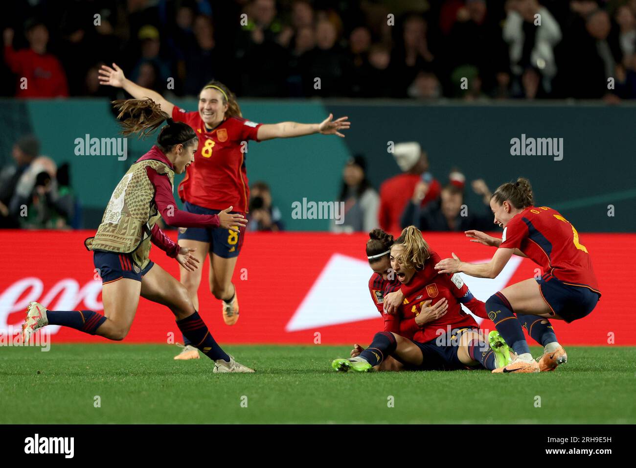 Auckland, New Zealand. 15th Aug, 2023. Olga Carmona (centre) of Spain ...