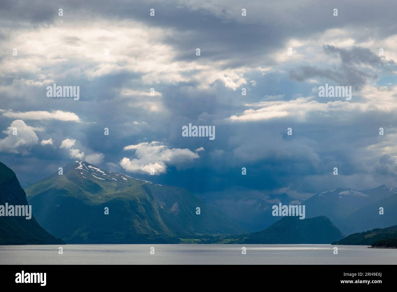 Romadalsfjorden hi-res stock photography and images - Alamy