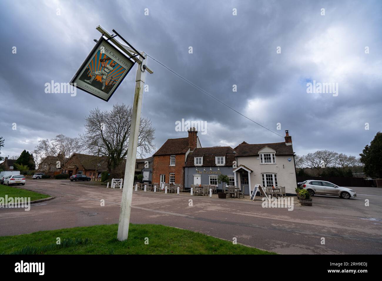 The Cricketers Pub in Sarratt, hertfordshire, UK on a blustery windy ...