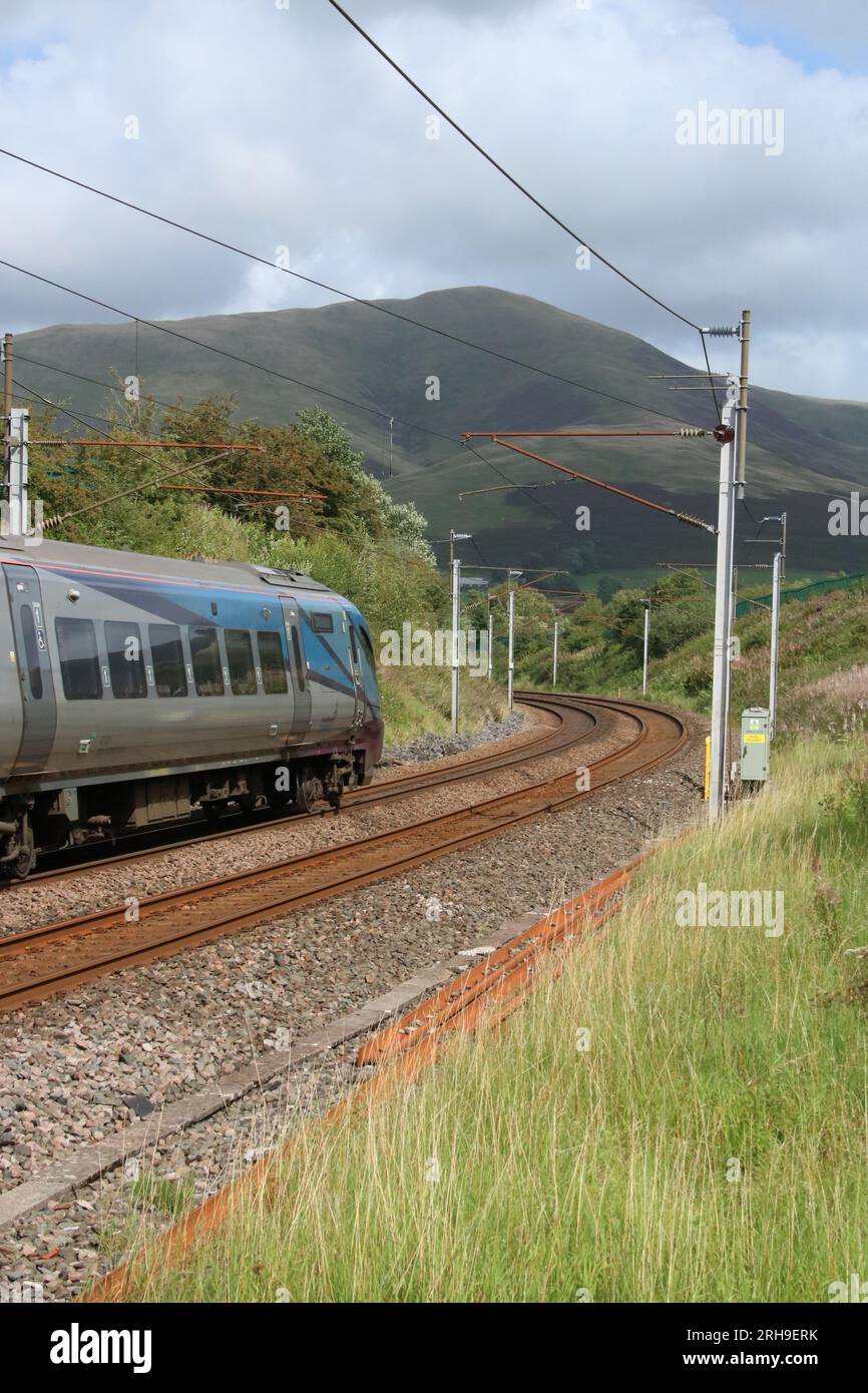 TransPennineExpress class 397 Civity emu rounds curve at Lowgill in ...