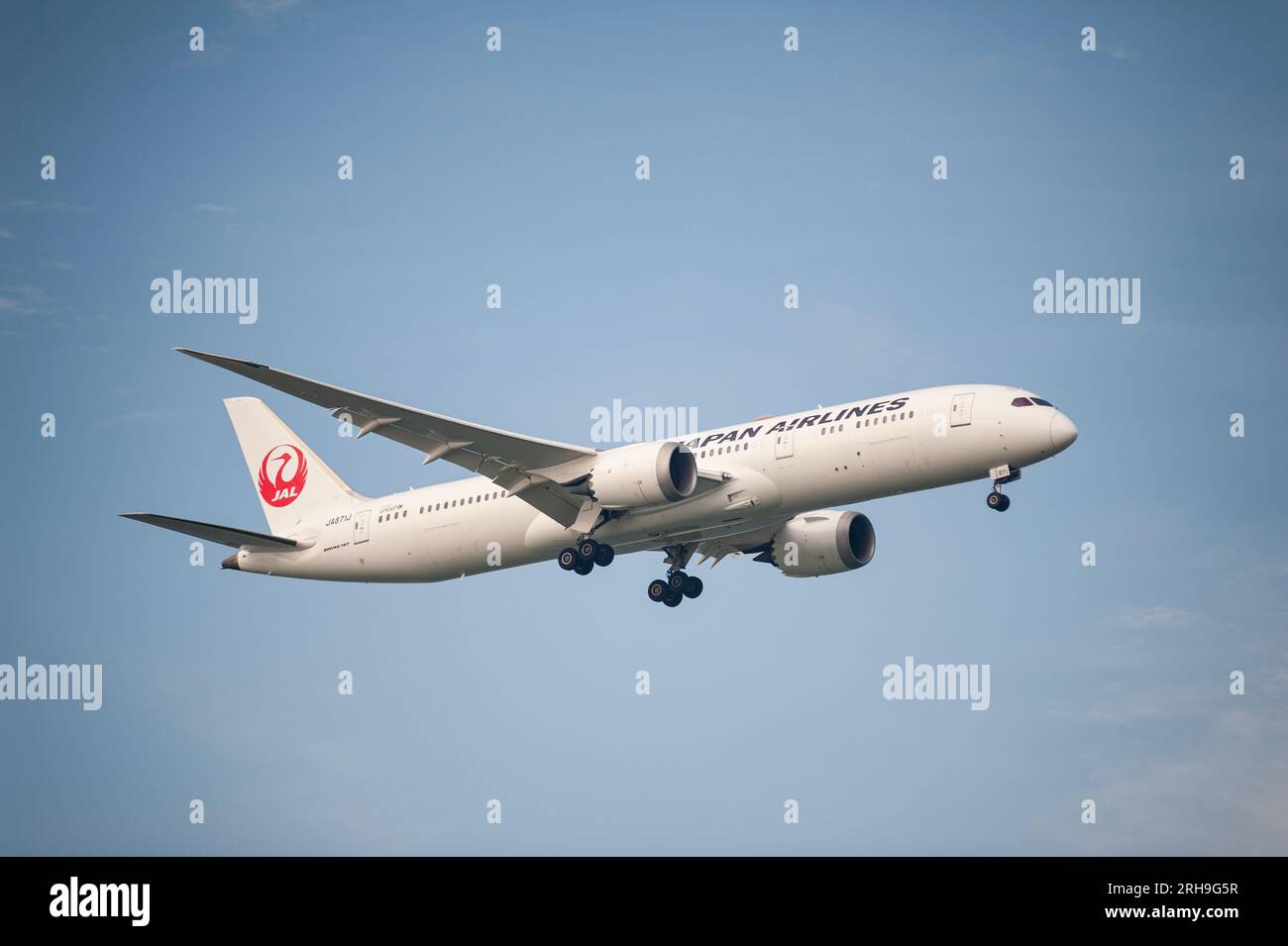 02.08.2023, Singapore, Republic of Singapore, Asia - Boeing 787-9 ...