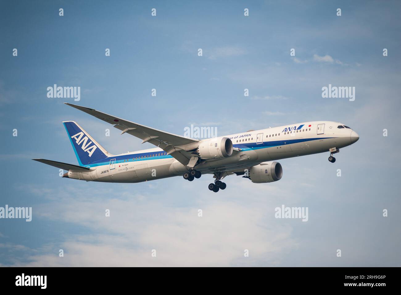 02.08.2023, Singapore, Republic of Singapore, Asia - A Boeing 787-9 ...