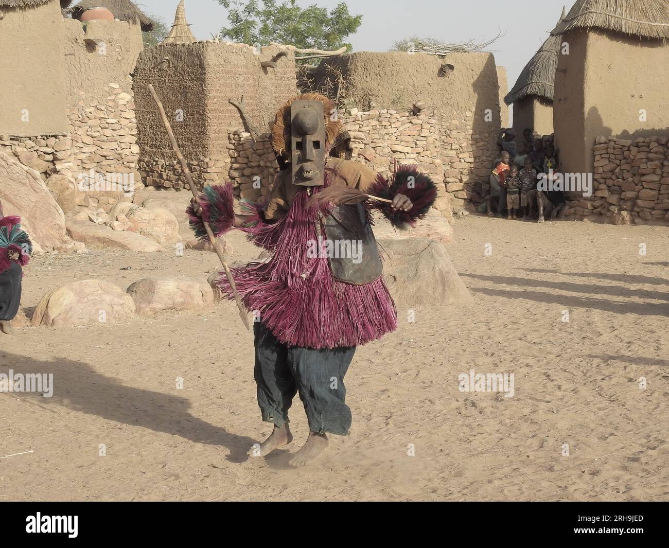 Dogon tribe hi-res stock photography and images - Alamy