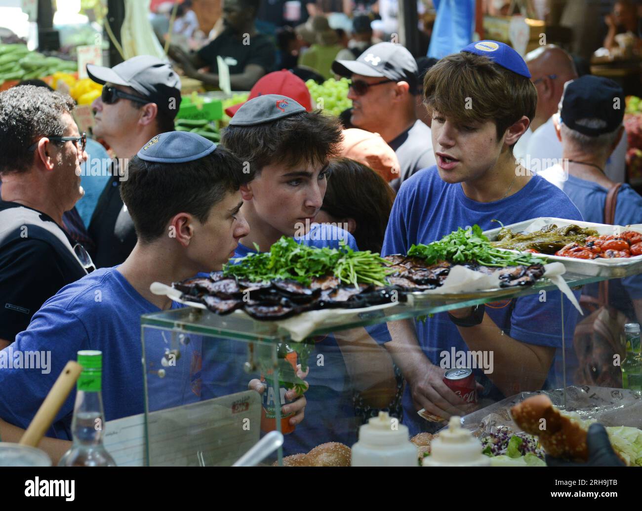 The vibrant Carmel market in Tel-Aviv, Israel Stock Photo - Alamy