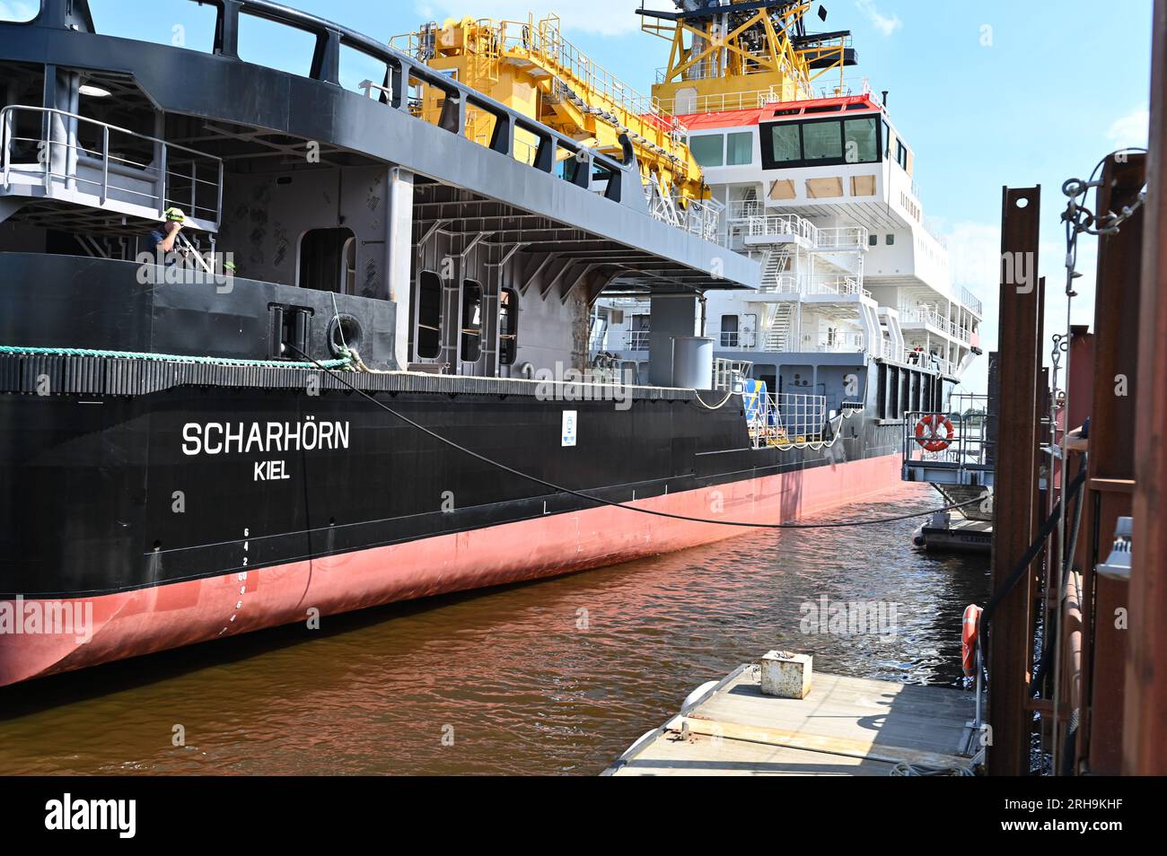 Lemwerder, Germany. 15th Aug, 2023. The multi-purpose vessel "Scharhörn ...