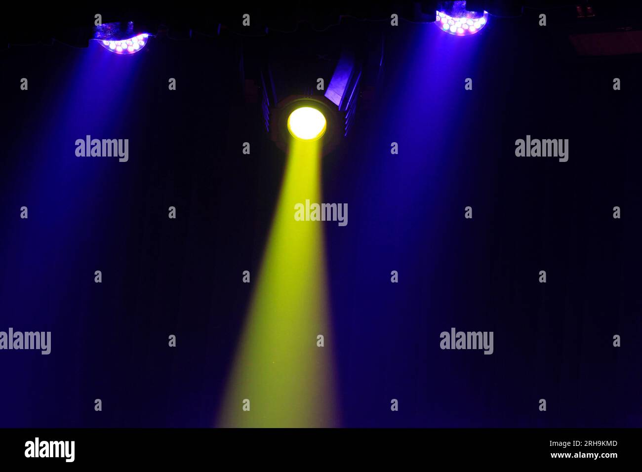 stage lighting effect in the darkness, closeup of photo Stock Photo - Alamy