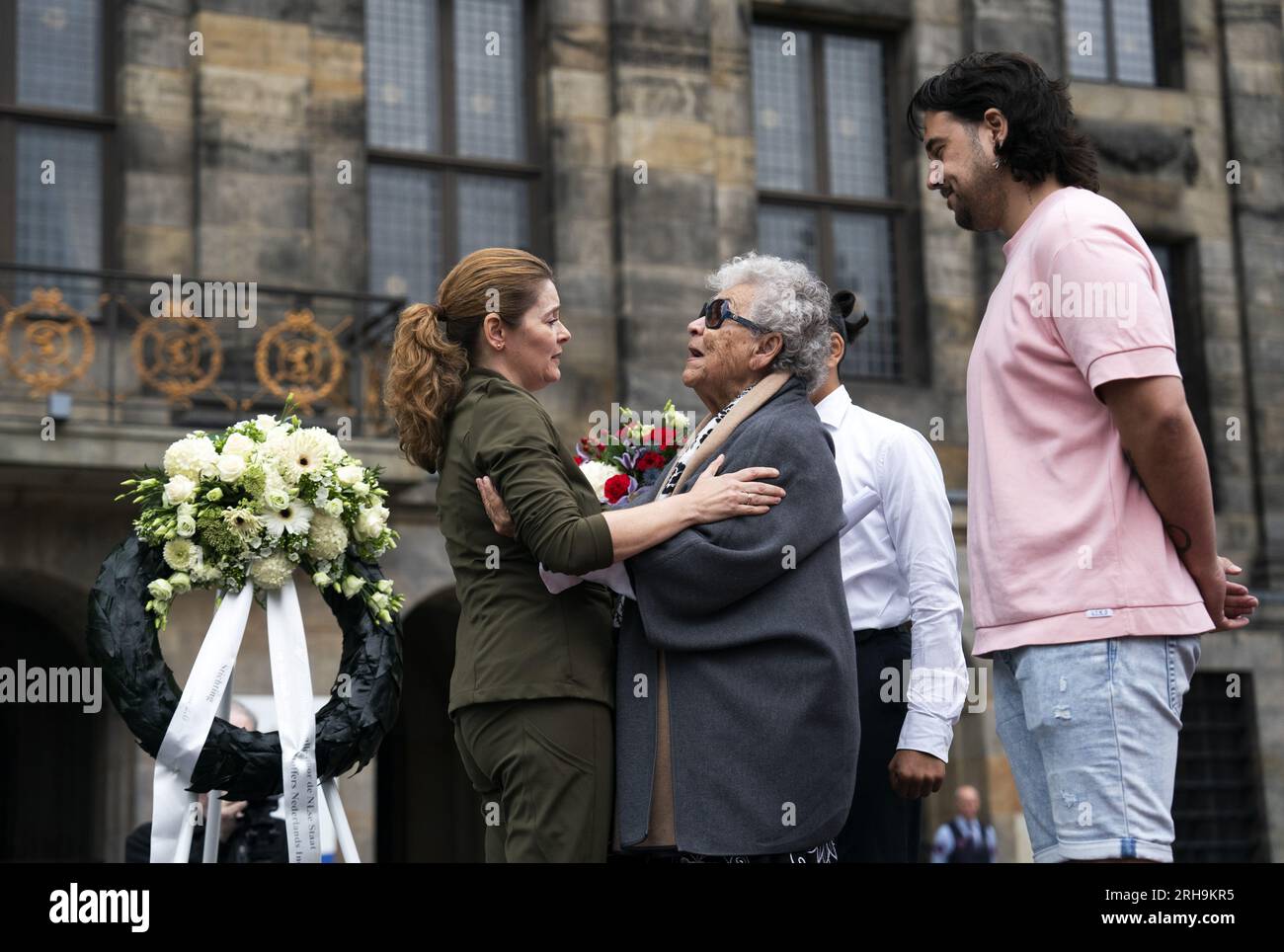 Japanese surrender celebration hi-res stock photography and images - Alamy