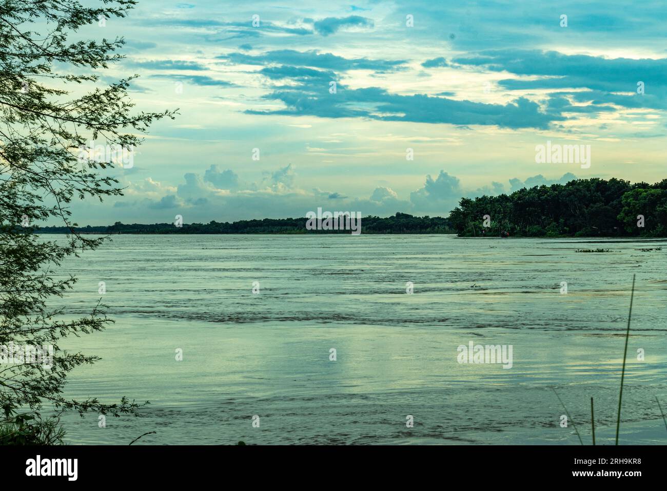 Monson lake hi-res stock photography and images - Alamy