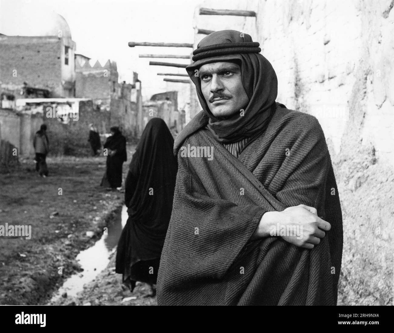 OMAR SHARIF in LAWRENCE OF ARABIA 1962 director DAVID LEAN screenplay ...