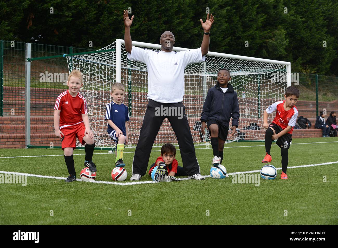 Coaching football boys pitch hi-res stock photography and images - Alamy