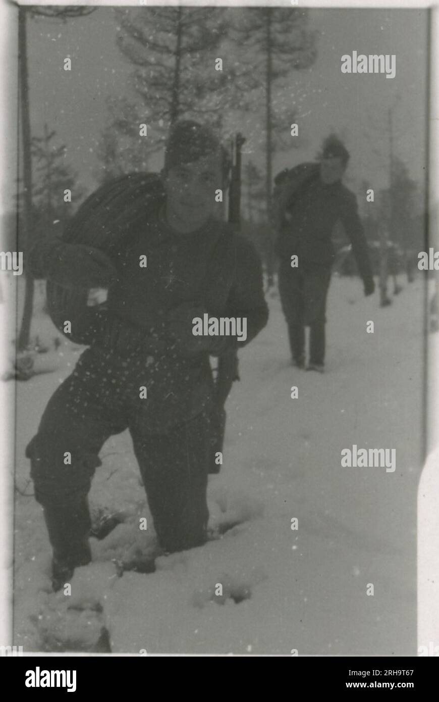 SS Photographer, Hoffmann, Rudi (1943-44) Soldiers undergoing medical ...