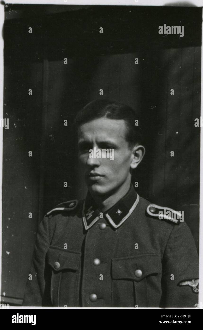 SS Photographer, Hoffmann, Rudi (1943-44) Soldiers undergoing medical ...