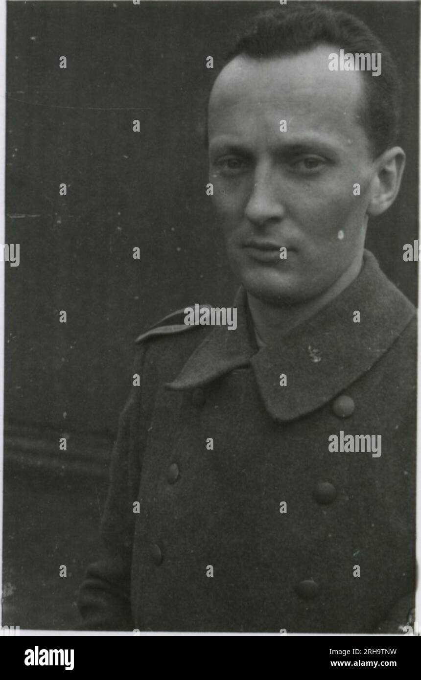 SS Photographer, Hoffmann, Rudi (1943-44) Soldiers undergoing medical ...