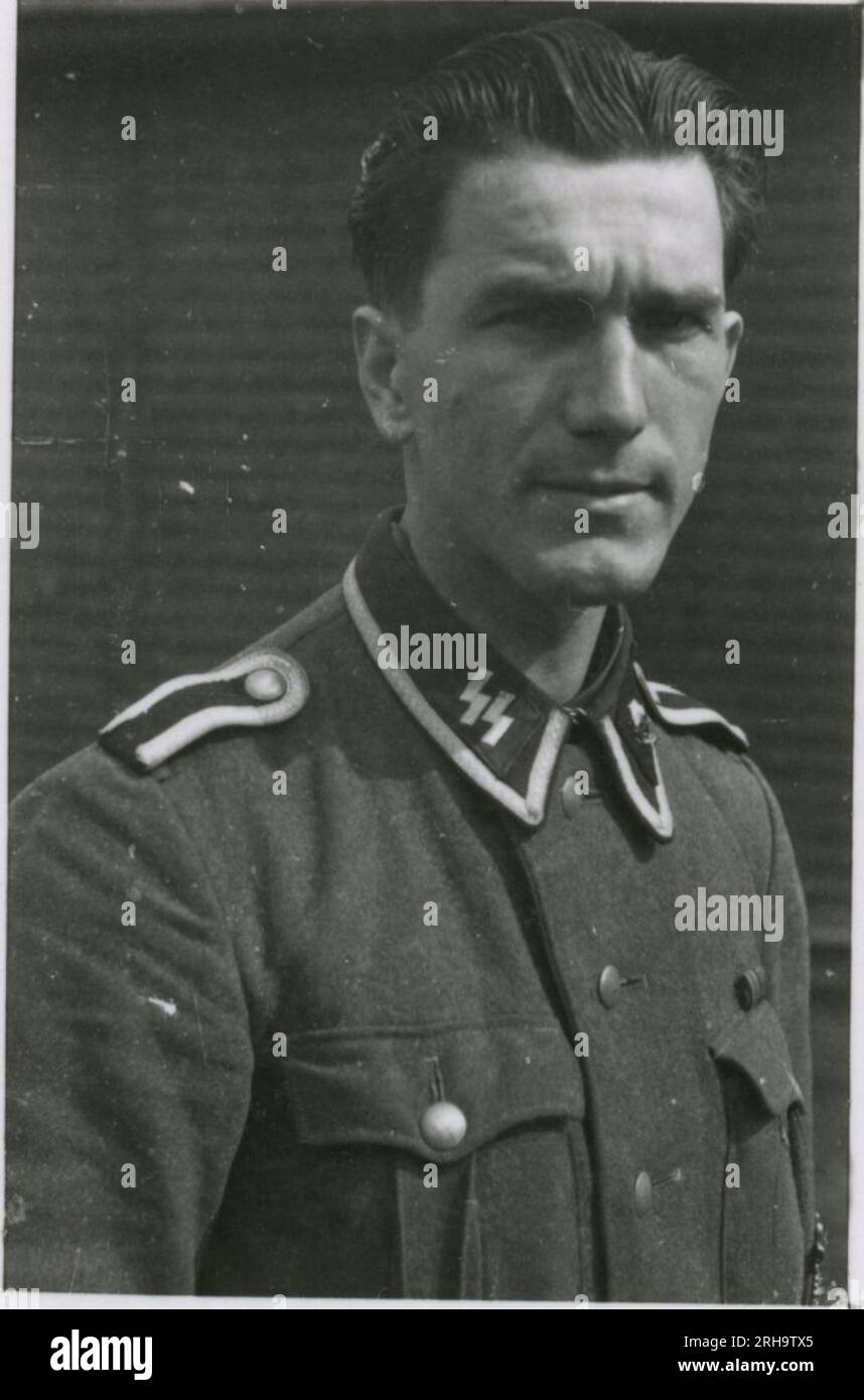 SS Photographer, Hoffmann, Rudi (1943-44) Soldiers undergoing medical ...