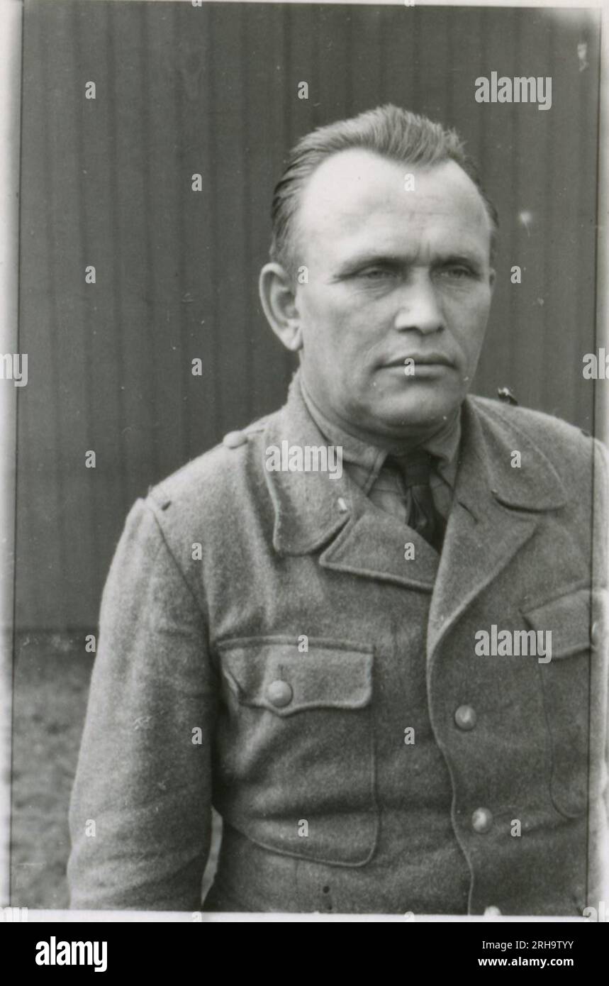 SS Photographer, Hoffmann, Rudi (1943-44) Soldiers undergoing medical ...