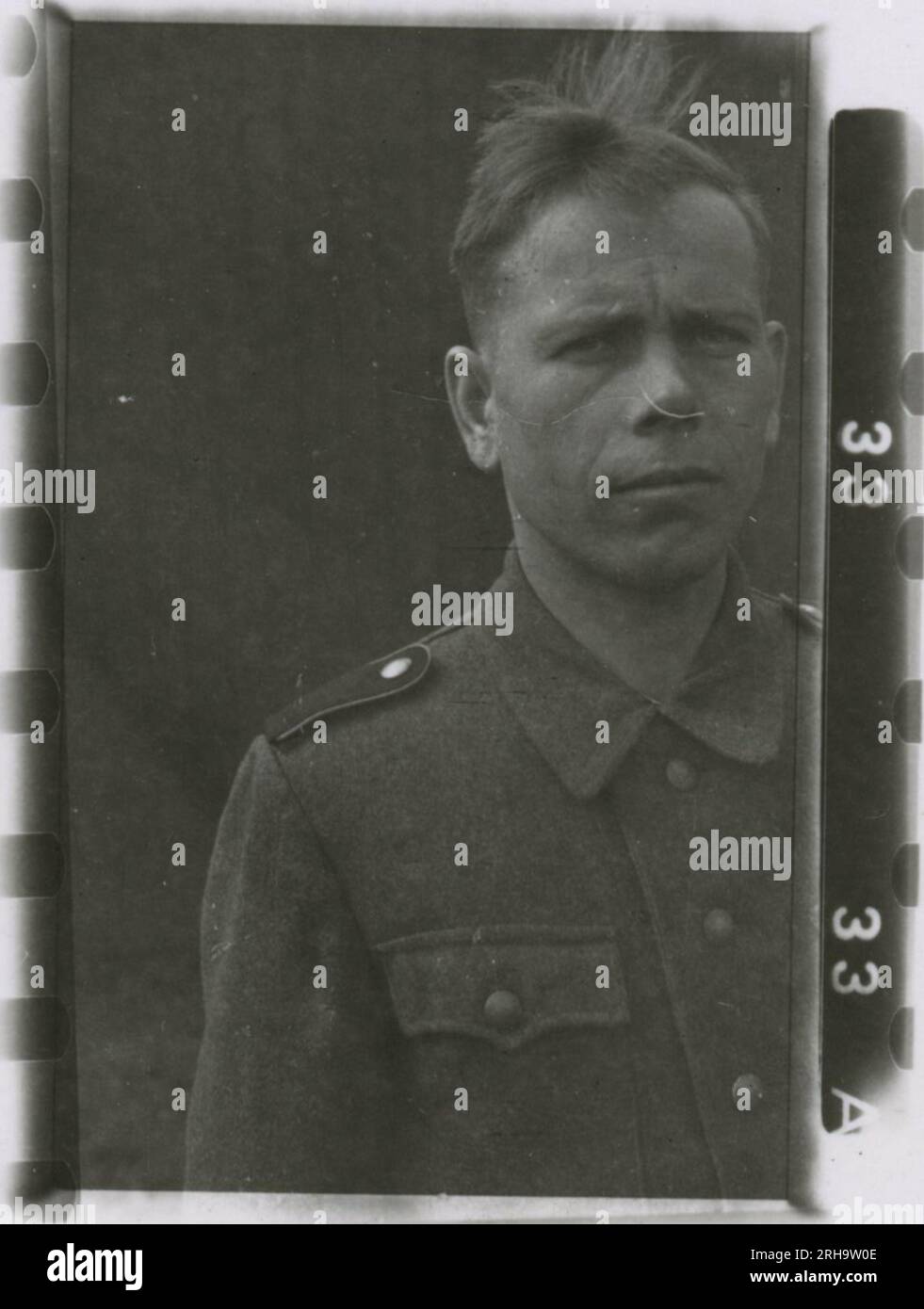 SS Photographer, Hoffmann, Rudi (1943-44) Soldiers undergoing medical ...