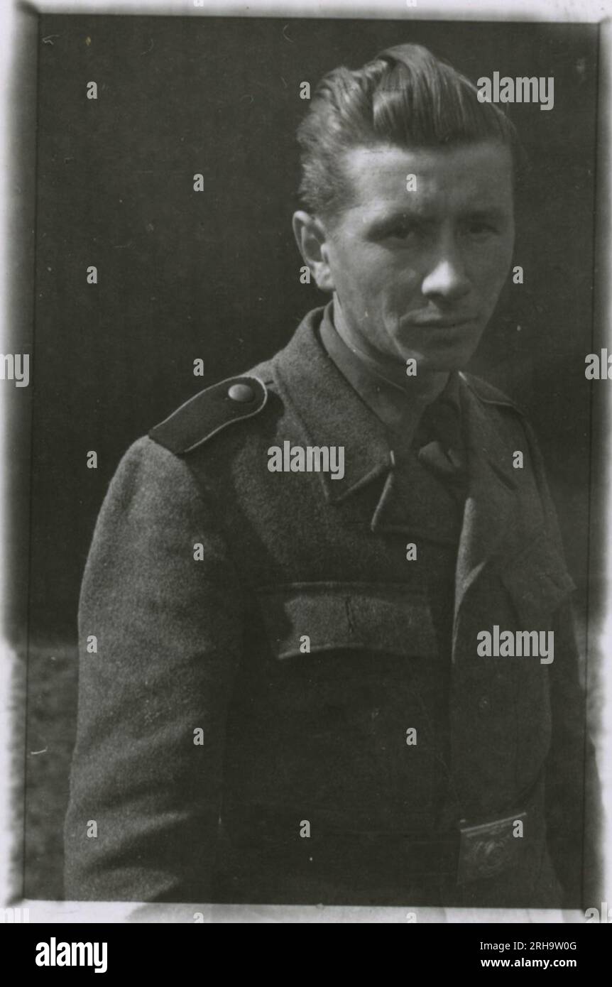 SS Photographer, Hoffmann, Rudi (1943-44) Soldiers undergoing medical ...