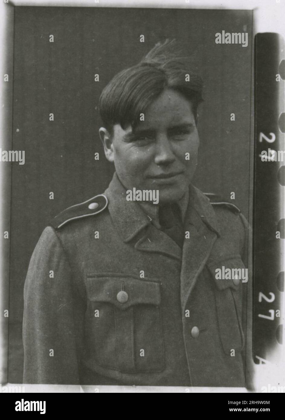 SS Photographer, Hoffmann, Rudi (1943-44) Soldiers undergoing medical ...