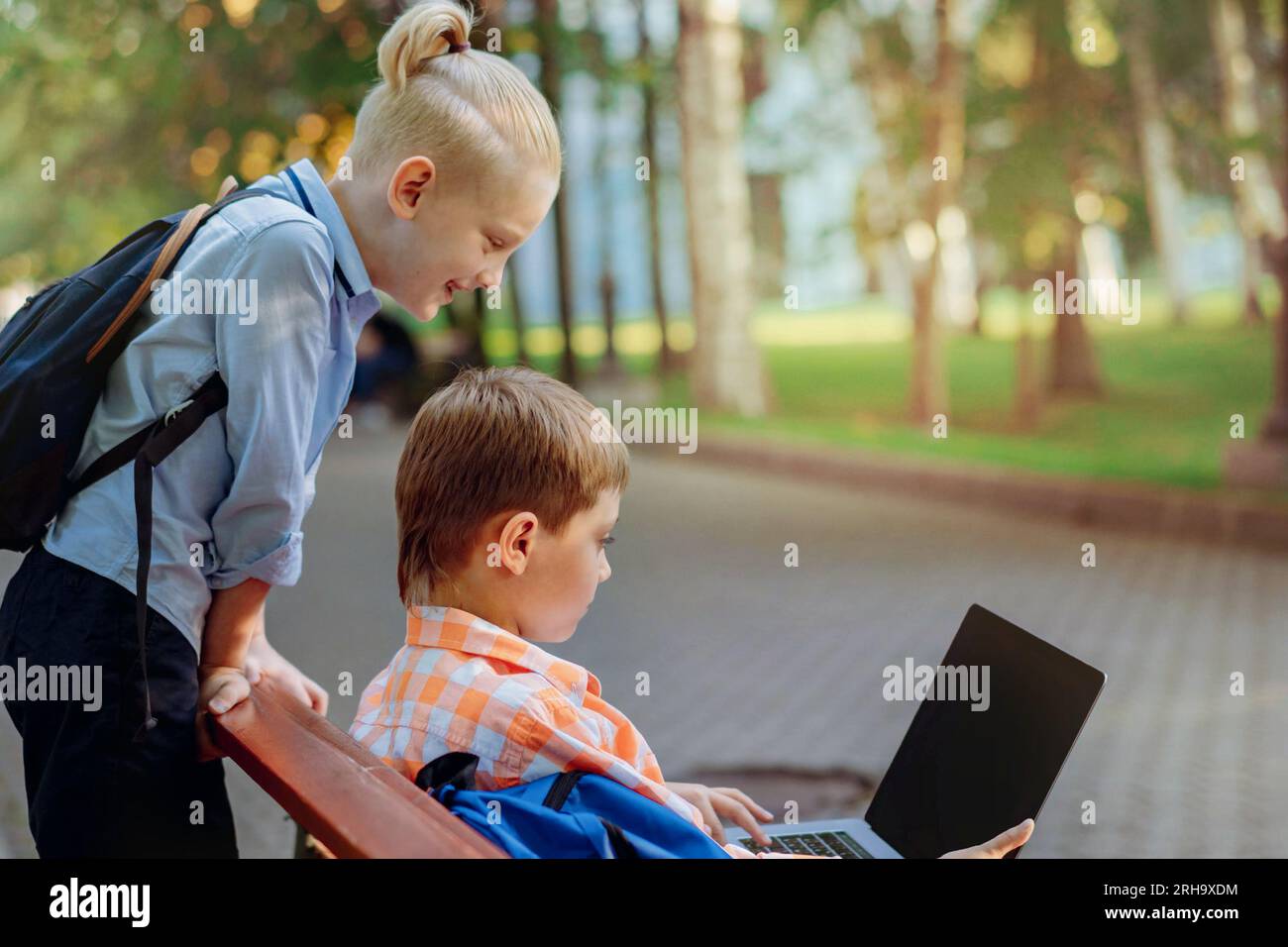 Child computer back view school hi-res stock photography and images - Alamy