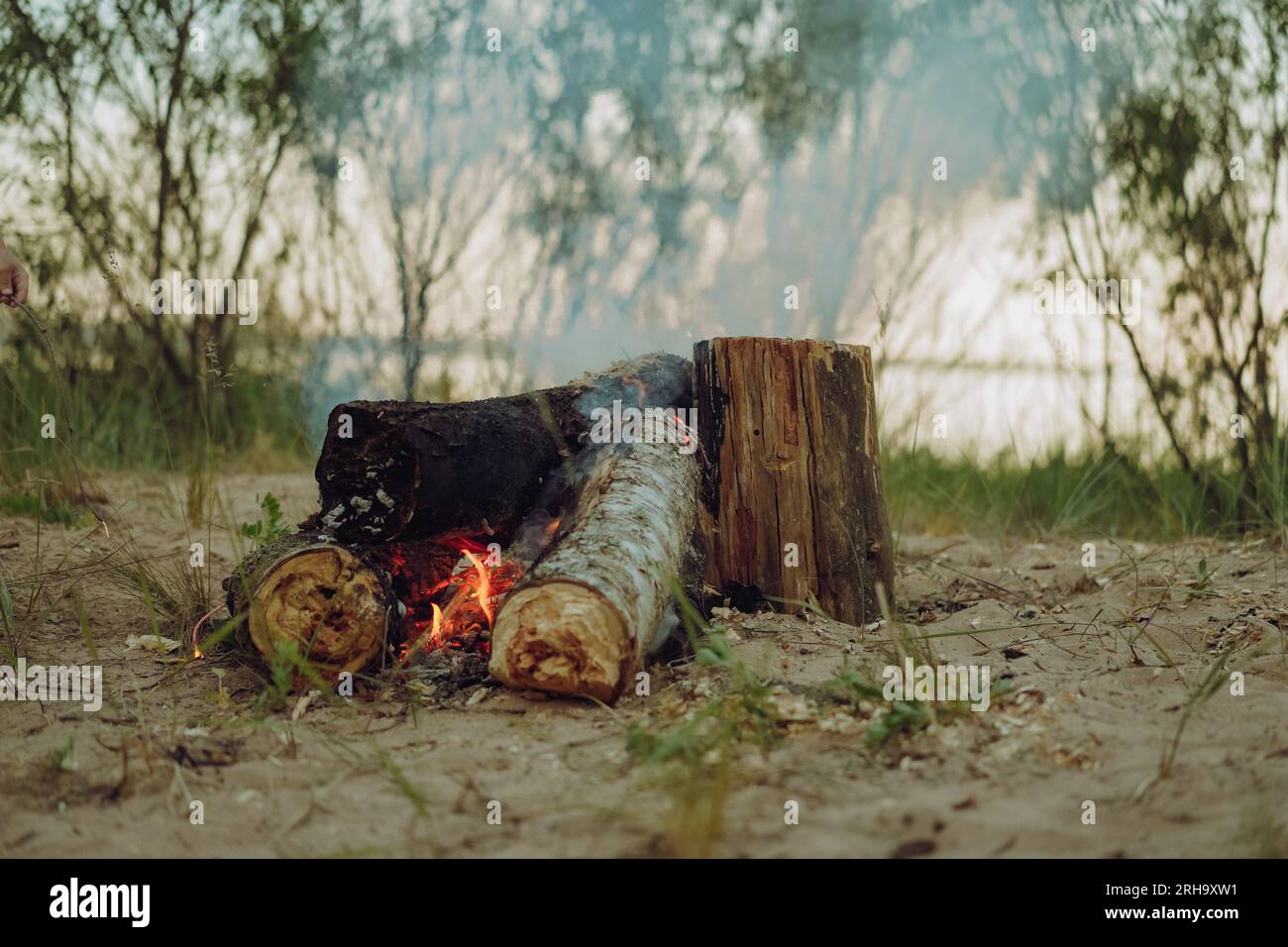 Burning pile of wood night hi-res stock photography and images - Alamy