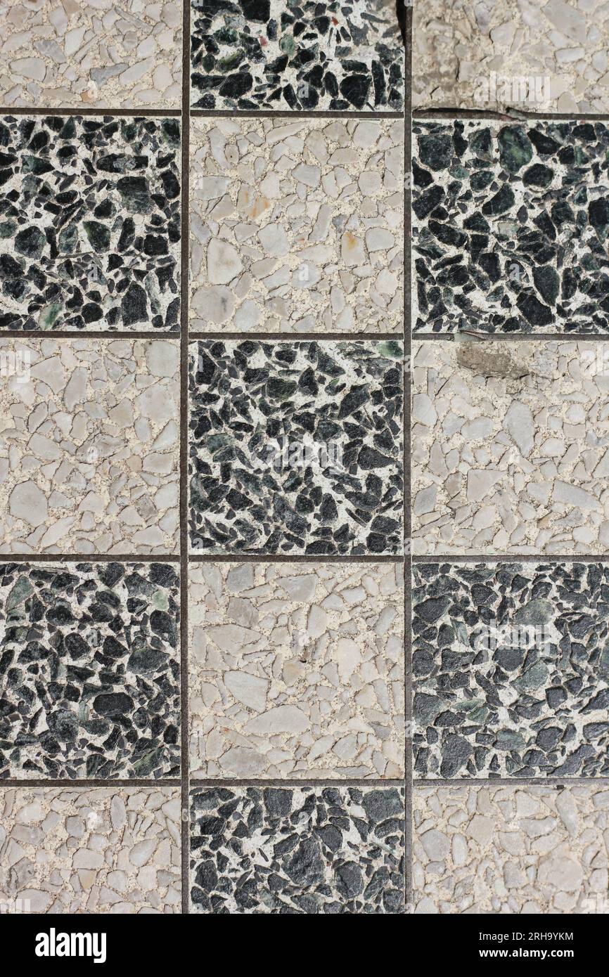 Alternating tiles hi-res stock photography and images - Alamy