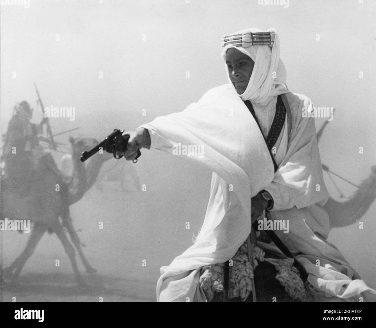PETER O'TOOLE as T.E. Lawrence in LAWRENCE OF ARABIA 1962 director ...