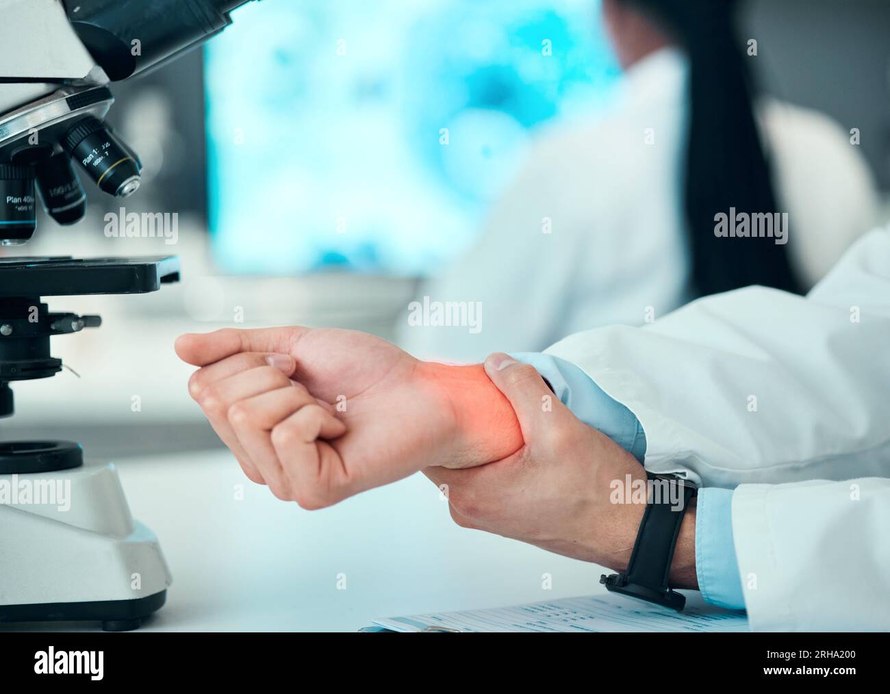 Injury scientist hi-res stock photography and images - Alamy