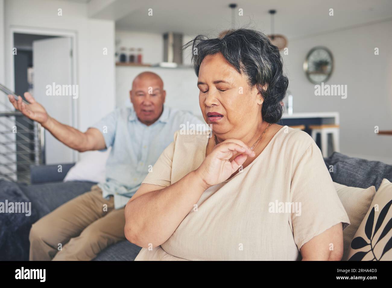 Betrayal angry woman shouting hi-res stock photography and images - Alamy