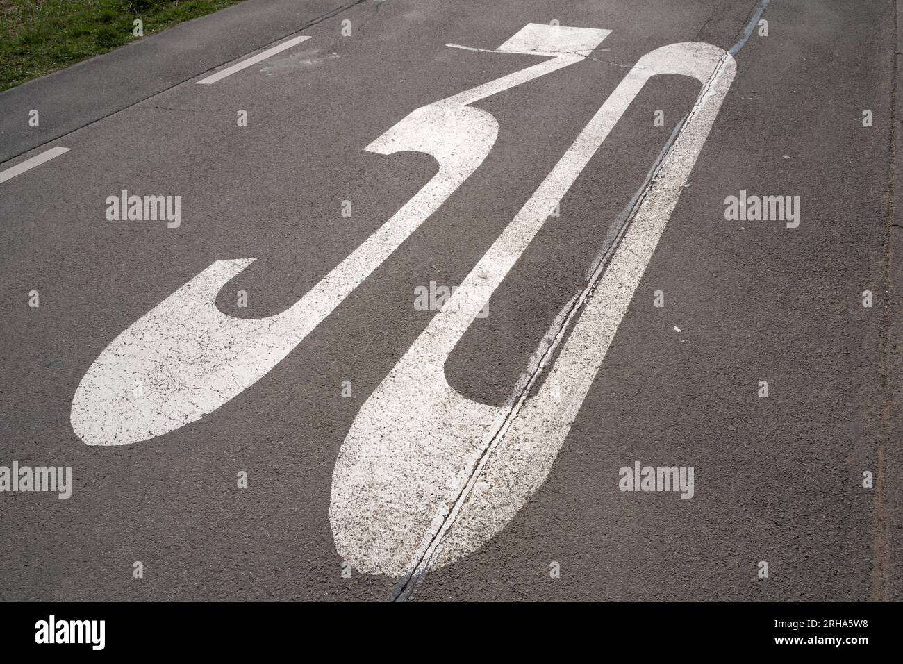 30 kilometer hi-res stock photography and images - Alamy