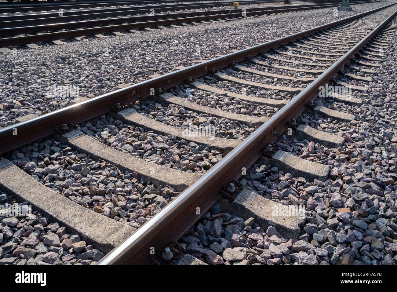 Stone train tracks hi-res stock photography and images - Alamy