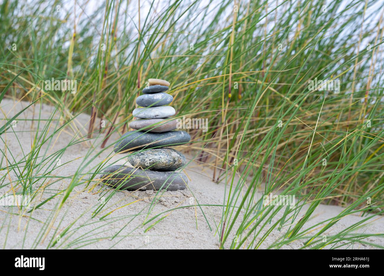 Stone stack beach hi-res stock photography and images - Alamy