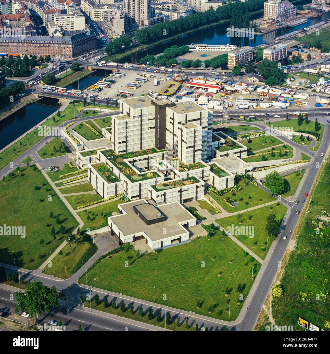 Strasbourg, town council buildings, Place de l'Etoile square, city ...