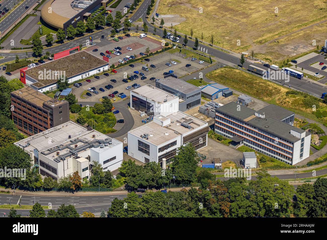 Westfield centro shopping center hi-res stock photography and images ...