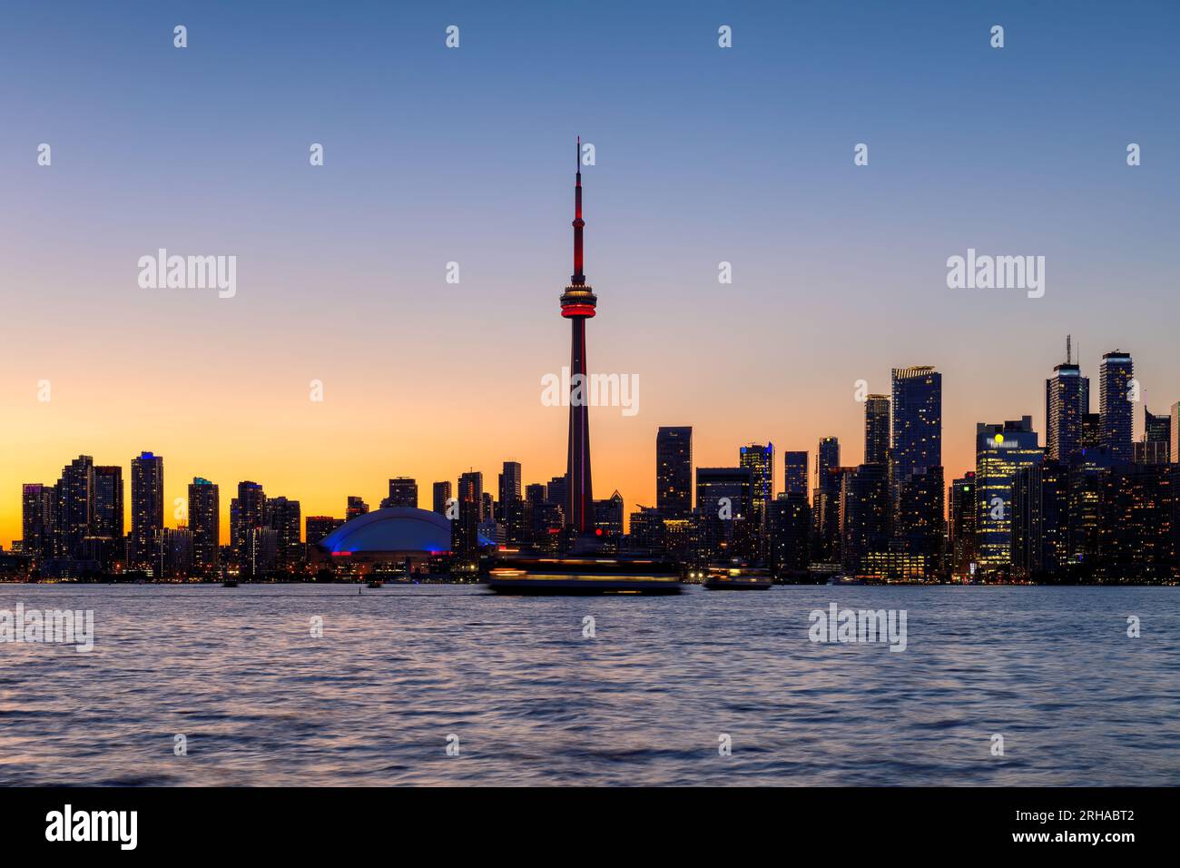 Toronto city skyline at sunset, Canada Stock Photo - Alamy