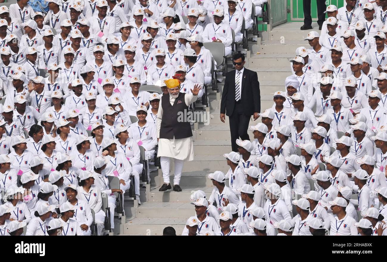 NEW DELHI, INDIA - AUGUST 15: Prime Minister Narendra Modi meets NCC ...
