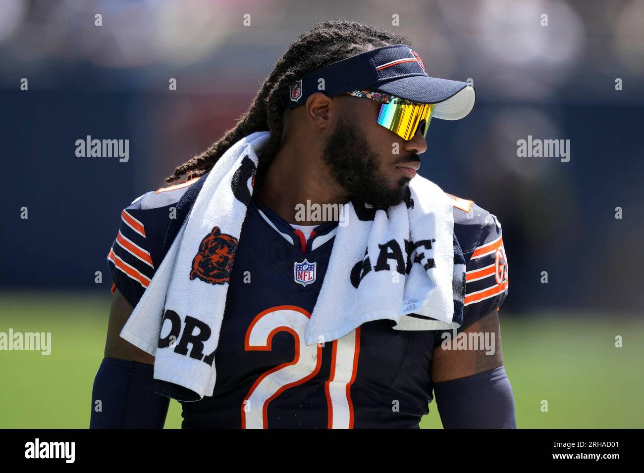 Chicago Bears' running back D'Onta Foreman stands on the sidelines with ...