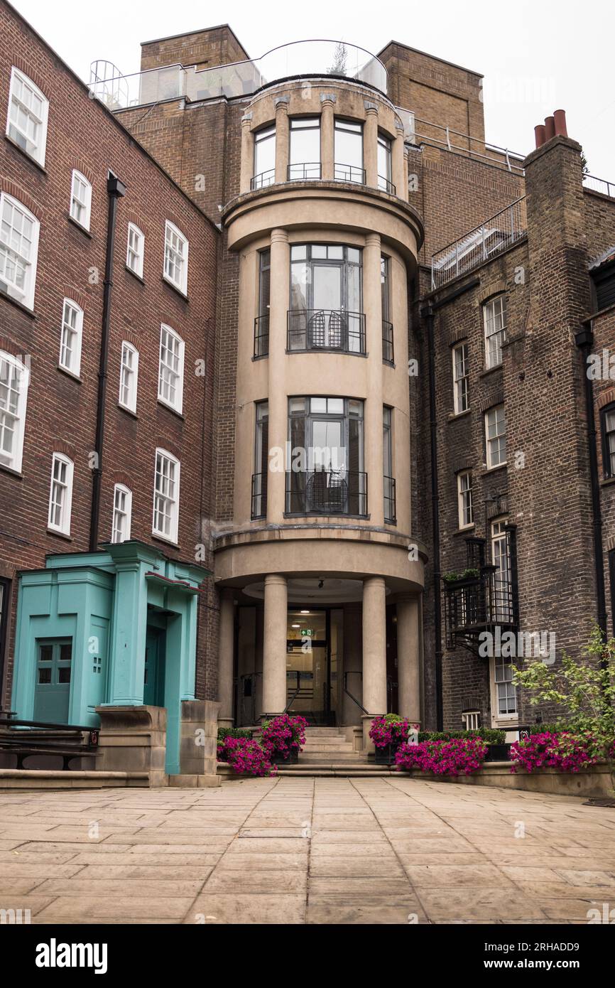 The Terry Farrell Partnership's Ching Court and Triangle public space ...