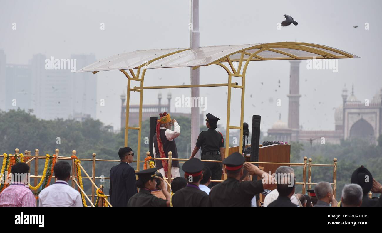 Red fort flag hoisting hi-res stock photography and images - Alamy