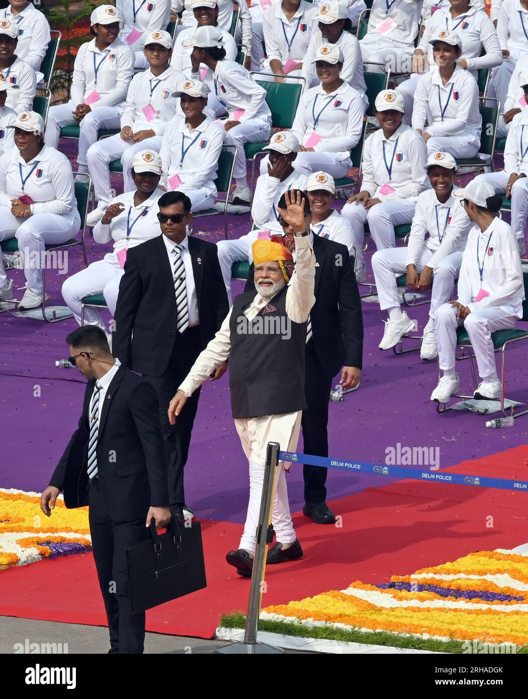 NEW DELHI, INDIA - AUGUST 15: Prime Minister Narendra Modi meets NCC ...