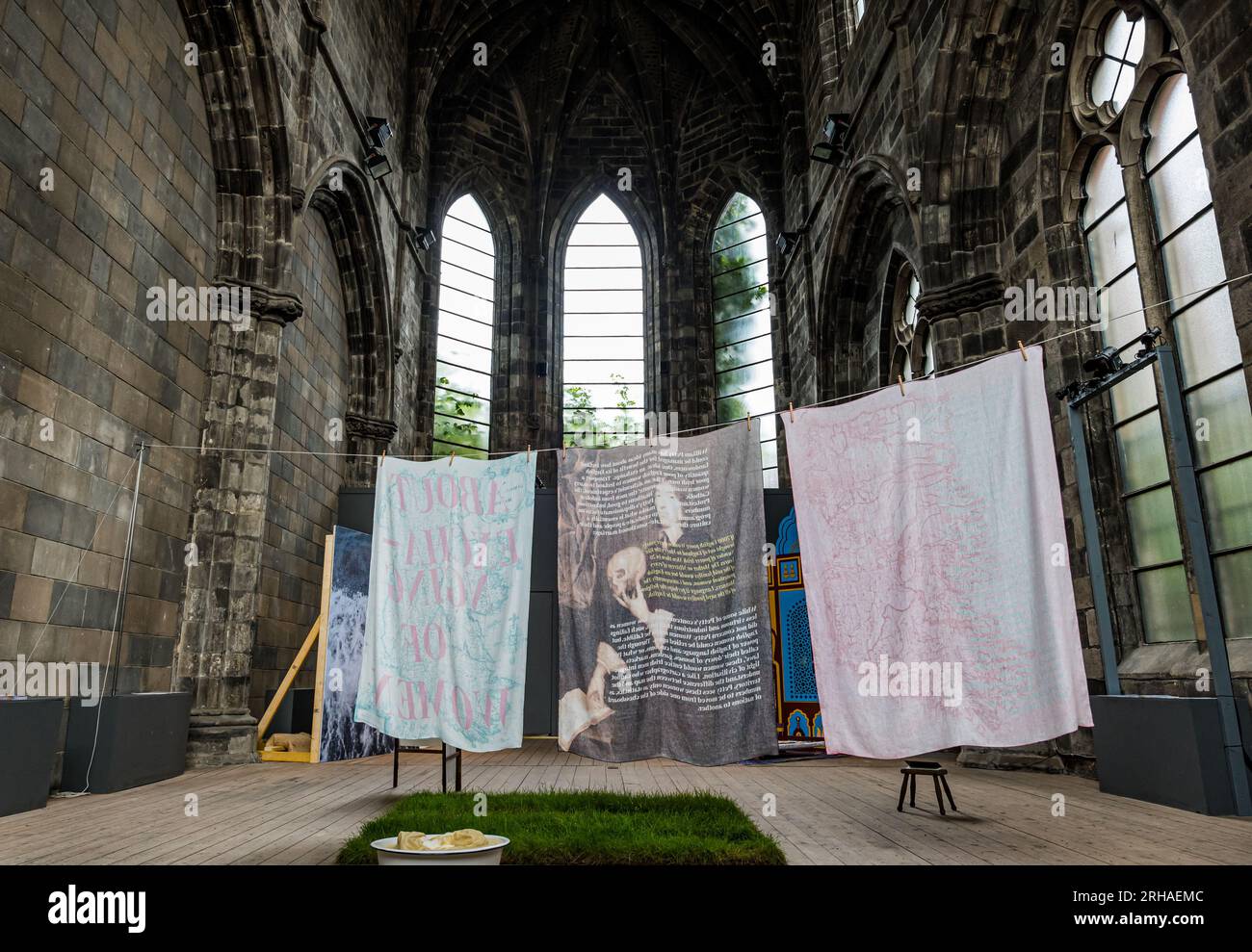 Royal Mile, Edinbugh, Scotland, UK, 15th August 2023. Edinburgh Art Festival: Platform is an art ...