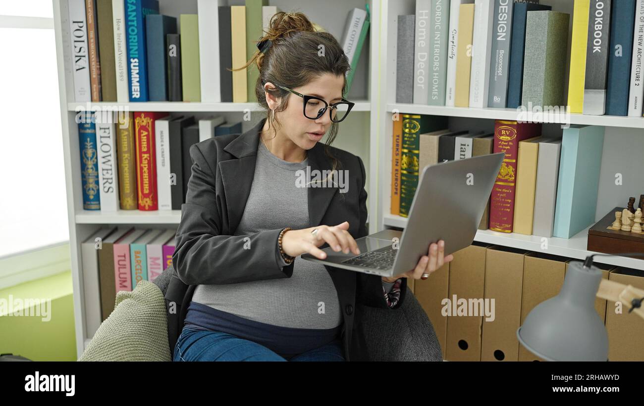 Pregnant teacher classroom hi-res stock photography and images - Alamy