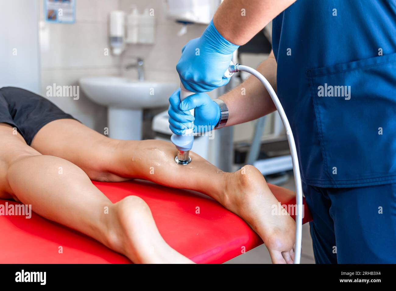 Extracorporeal shock wave hi-res stock photography and images - Alamy