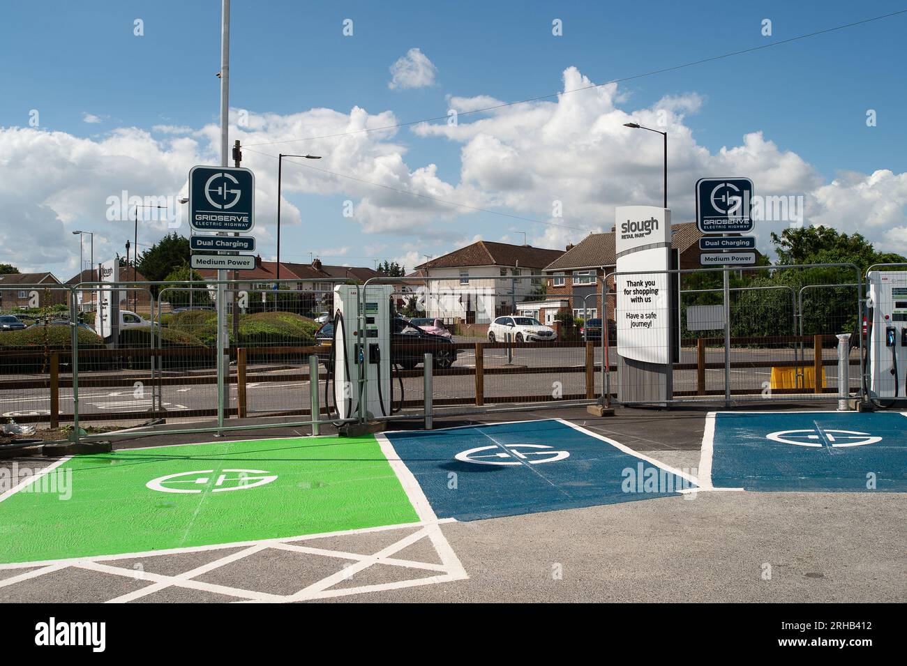 Slough, Berkshire, UK. 15th August, 2023. New GridServe dual charging ...